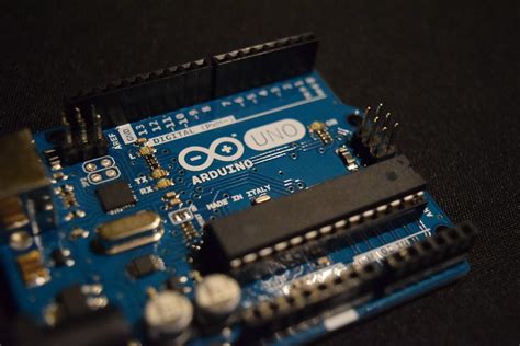 what are microcontrollers a layman s guide to arduino raspberry and more