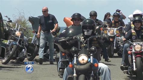 Bikers Do A Sunday Ride To Honor Fallen Officers Youtube