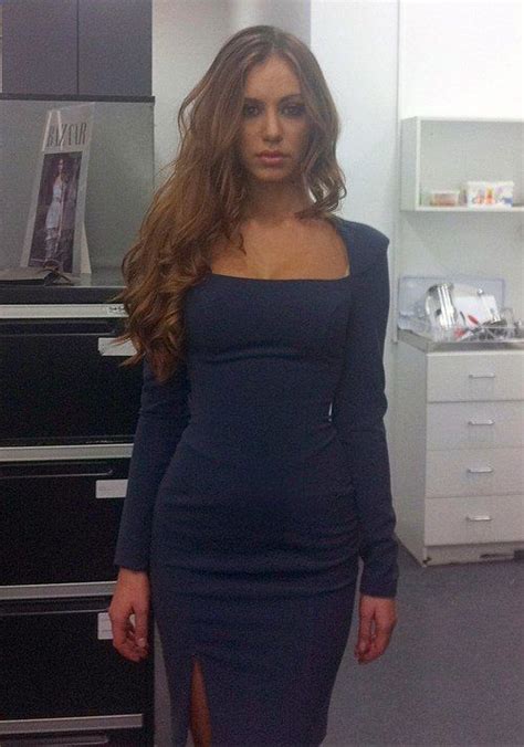 Sexy Tight Dresses 41 Pics