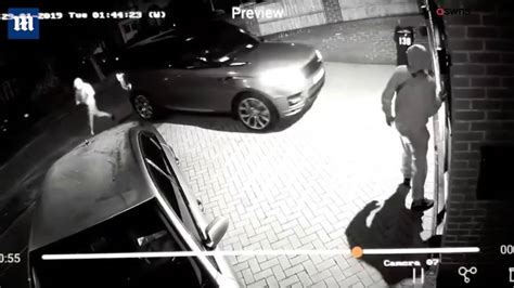 Thieves Steal Keyless £60 000 Land Rover In Under A Minute • Vanndigital