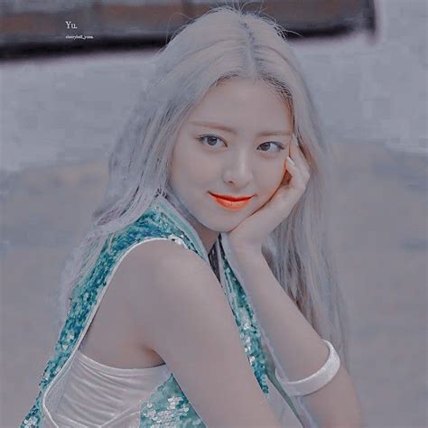 𝒴𝓊𝓃𝒶