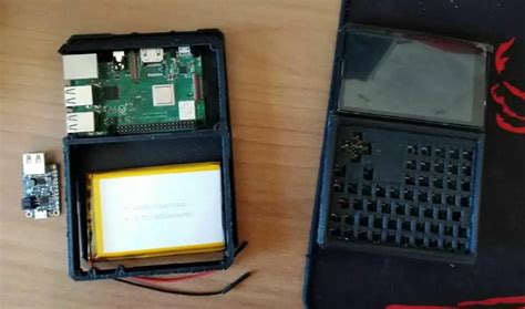 build your own handheld linux computer like its 2001 knapsack