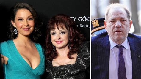 Harvey Weinstein Accuser Ashley Judd Reveals Late Mom Naomi Told Her To