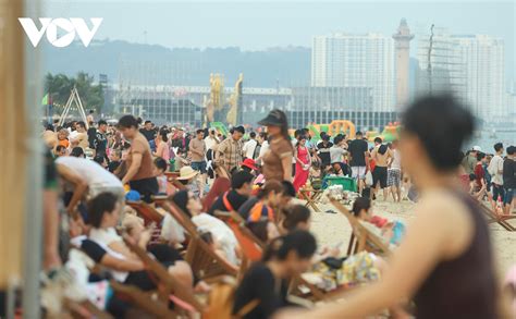 Du Lịch Hạ Long đông đúc Tới Ngày Cuối Của Kỳ Nghỉ Lễ
