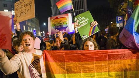 Proteste Gegen Geplantes Verbot Von Lgbt Demos In Polen