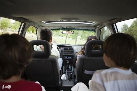 女同事天天蹭車，一個月後，她離職時說了6 個字，我直接傻了眼 每日頭條