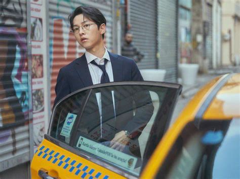 gaya retro song joong ki di reborn rich drakor terbaru berlatar 1987