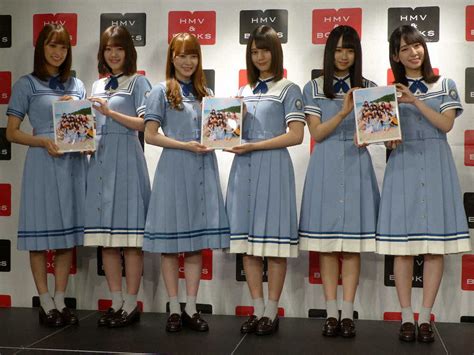 初写真集のお渡し会に出席した日向坂46の（左から）佐々木久美、佐々木美玲、加藤史帆、小坂菜緒、上村ひなの、金村美玖 ― スポニチ