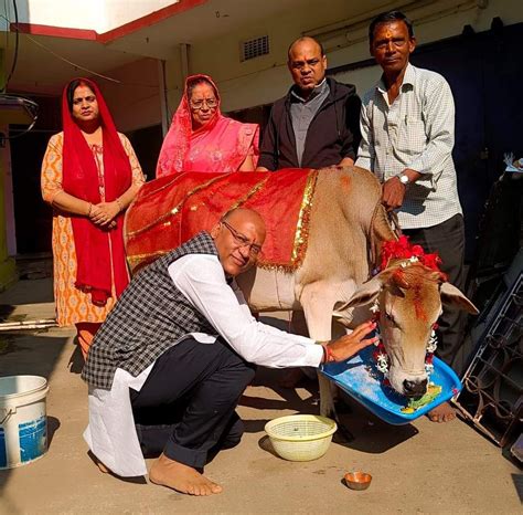 पूजनीय गौ माता में है 33 कोटी देवी देवताओं का वास मनोज कुमार चौधरी
