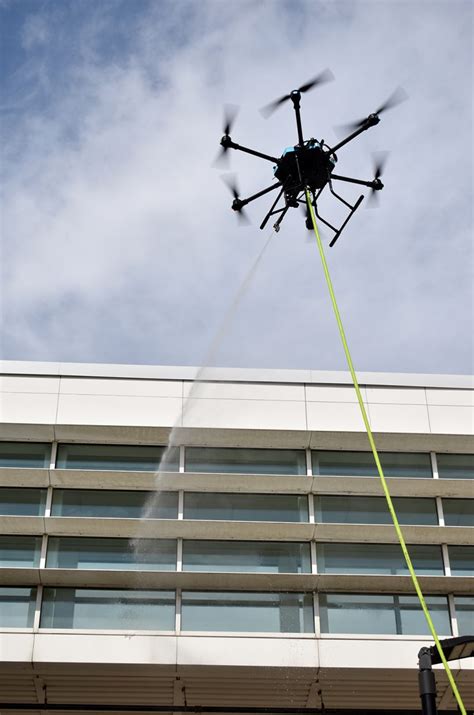 De Risking A Dangerous Job How A Window Washing Startup Is Raising The