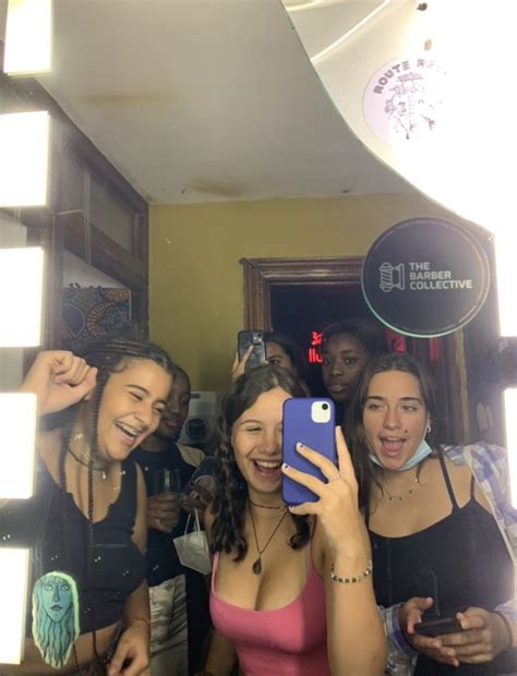 Friendz Mirror Selfie Selfie Sports Bra