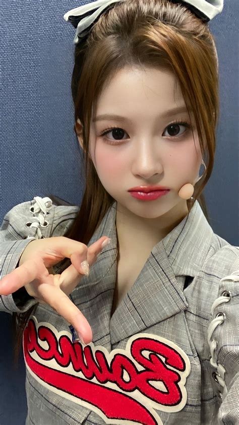 Sullyoon Wallpaper In 2022 Aesthetic Girl Yoona Pretty People