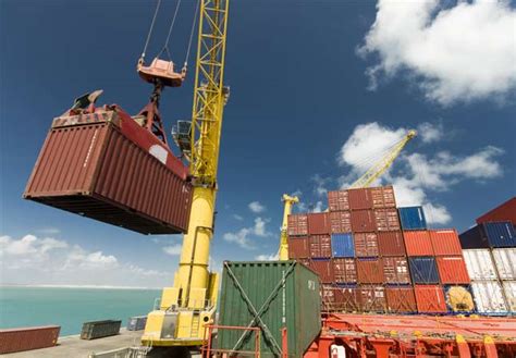 aws advances containers on four fronts virtualization review