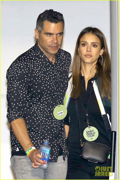 Kate Hudson Jessica Alba And More Attend Kanye Wests Concert Photo