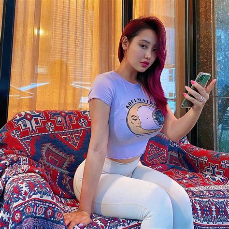 รอสซี่ ม้าอกใหญ่ของเกาหลีใต้ระเบิดหน้าอกและบั้นท้ายอวบอูมยั่วยวนทุบ