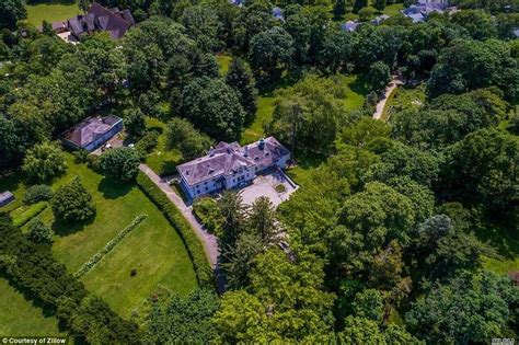 Long Island Mansion Belonging To Oleg Cassini Goes On The Market