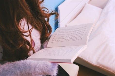 壮大 読書 フリー素材