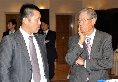 谷繁元信氏（左）と権藤博氏（右） ― スポニチ Sponichi Annex 野球