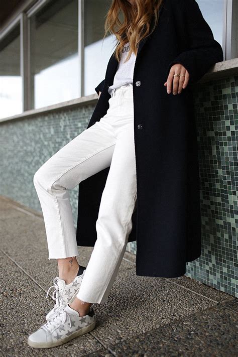 Outfit The White Mom Jeans Teetharejade Mom Jeans Outfit Winter