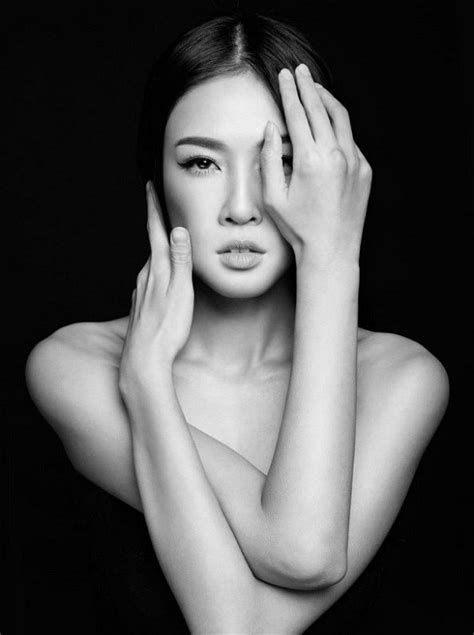 Pin By Elaviel Valiant On Untitled Portrait Photography Women Model