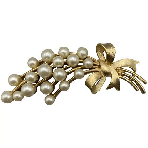 Crown Trifari Faux Pearl Floral Spray Ribbon Bow Brooch For Sale On