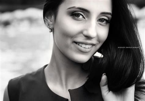 Wallpaper Women Monochrome Face Portrait Smiling Sunglasses