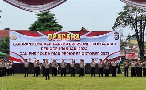 Naik Pangkat 70 Personel Polres Kuansing Bagikan Sembako Untuk Warga