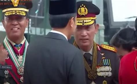 Viral Jokowi Tidak Salami Kapolri Jenderal Listyo Sigit Prabowo Saat