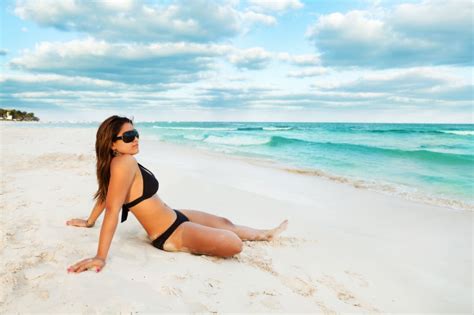 Buenos Dias Chicas En La Playa Shop