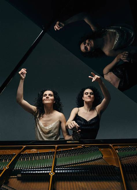 Danae Und Kiveli Dörken Haben Ihr Erstes Klavierduo Album Produziert