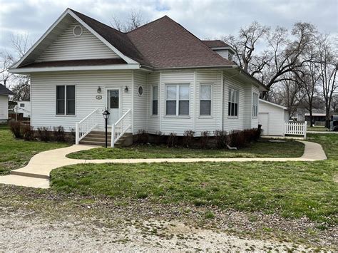 2 Bedroom 107 Second Street Mulberry Grove Il Bond County Realtors