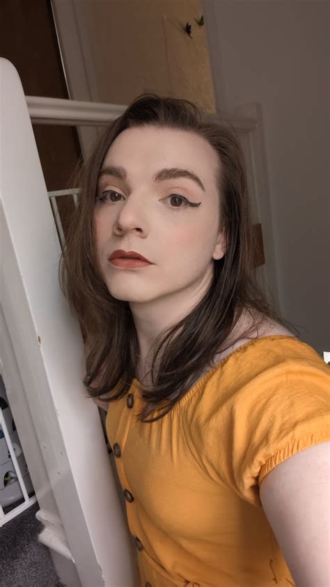 I Feel Cute In This Outfit R Transadorable