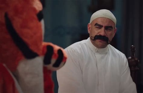 شاهد جميع إطلالات مربوحة في ليلة دخلتها على الكبير ملابس صادمة
