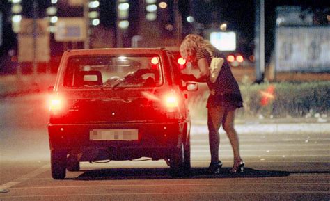 Esibizionisti E Scambisti Orari Luoghi E Gusti Car Sex La Mappa