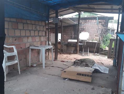Homem é Morto E Duas Pessoas São Baleadas Em Tiroteio No Bairro Da