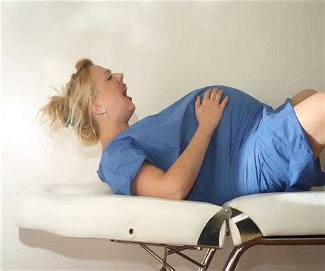 Best Labour Positions While Giving Birth Mindstick