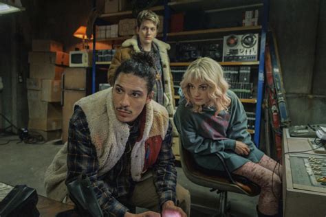 【netflix 2024年4月新片】10部netflix必睇劇集電影推薦：《寄生獸：灰色部隊》、《雙面女弑親案》、《末日愚者》