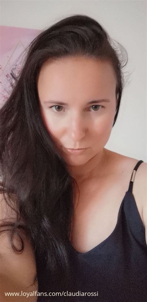 Claudia Rossis Official Social Fan Page Loyalfans