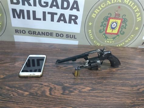 Homem é Preso Por Porte Ilegal De Arma De Fogo Online