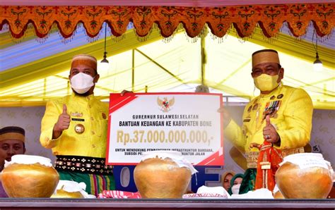 Pemprov Sulsel Salurkan Bantuan Rp 37 Miliar Di Hari Jadi Bone