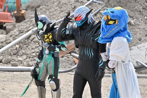 【仮面ライダーリバイス】カゲロウの復活は確定！？仮面ライダーエビルだけではなくカゲロウの姿も！