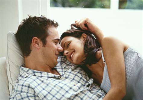 15 Ways To Reconnect With Spouse Emotionally And Physically