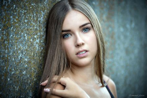 Wallpaper Women Blonde Face Portrait Blue Eyes Wall 2048x1367