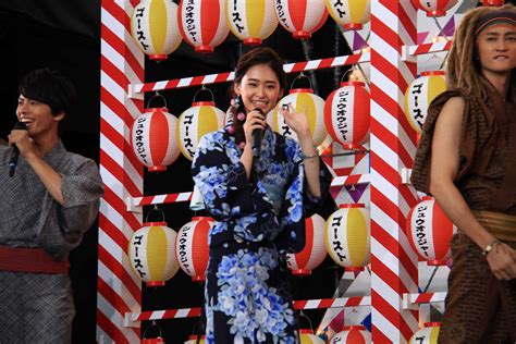 【写真 3 19枚】沢村一樹：特撮ヒロインらの浴衣姿ににやり ちびっ子前でも“エロキャラ”封印せず Mantanweb（まんたんウェブ）