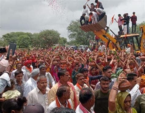 Seven Day Bhagwat Katha Begins With Kalash Yatra कलश यात्रा के साथ