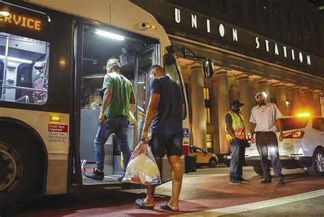 Gov Abbotts Migrant Busing Program Is What Asylum Advocates Wanted