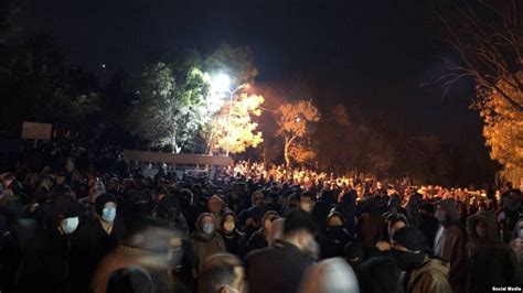 سازمان حقوق بشر ایران می‌گوید شمار کشته‌شدگان اعتراضات سراسری به دست‌کم