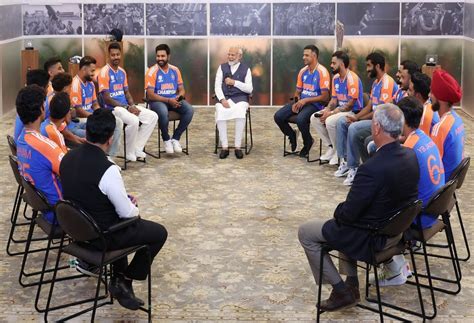Video पीएम मोदी ने वर्ल्ड चैंपियंस से की मजेदार बातचीत सामने आया पूरा
