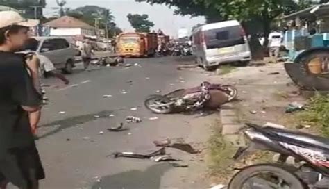 Kronologi Insiden Elf Maut Di Karawang Mobil Oleng Hingga Tabrak