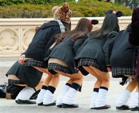 【オナニストが解説】インスタで見れるパンチラ画像5選！素人の無防備な下半身！